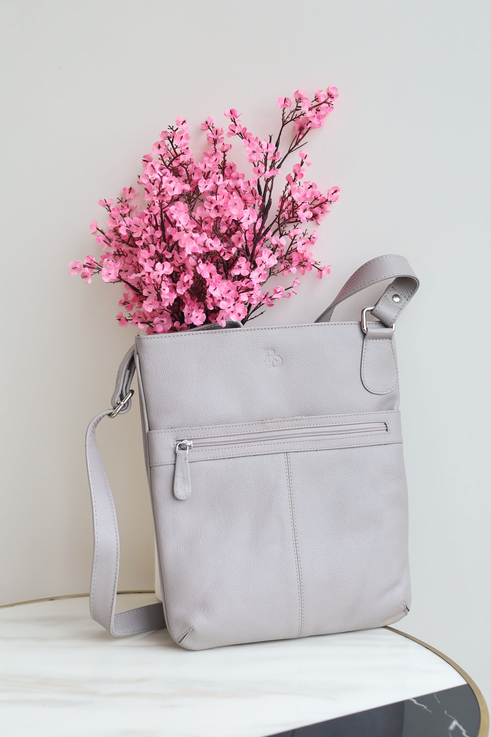 Super-size carryall Off-white Cross Body – RegalDesigns